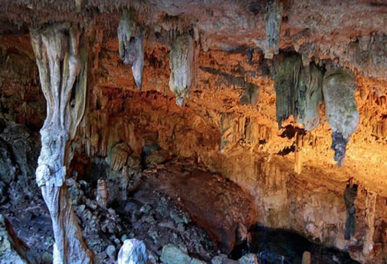 Cueva de Saturno D-CUBA Noticias